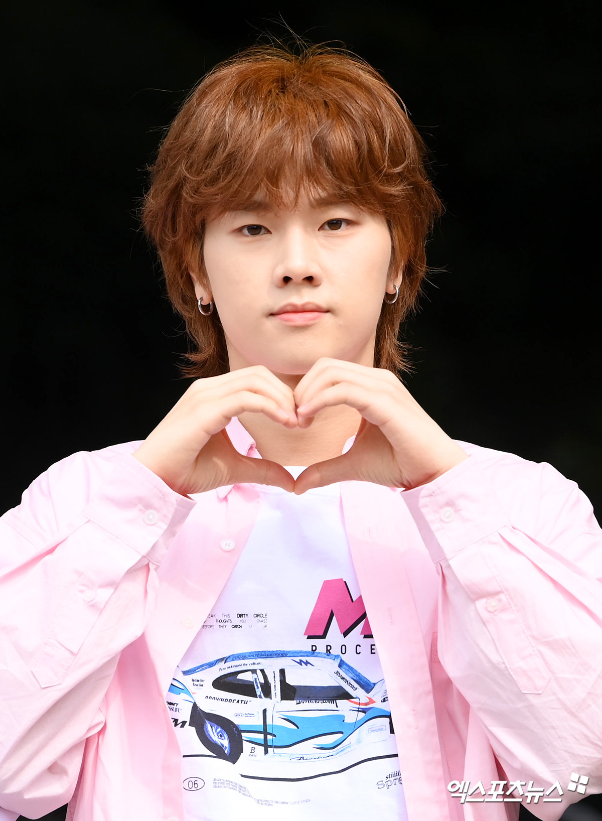 엑디즈 정수 '정직한 손하트'[엑's HD포토] (엑스포츠뉴스) - 나무뉴스