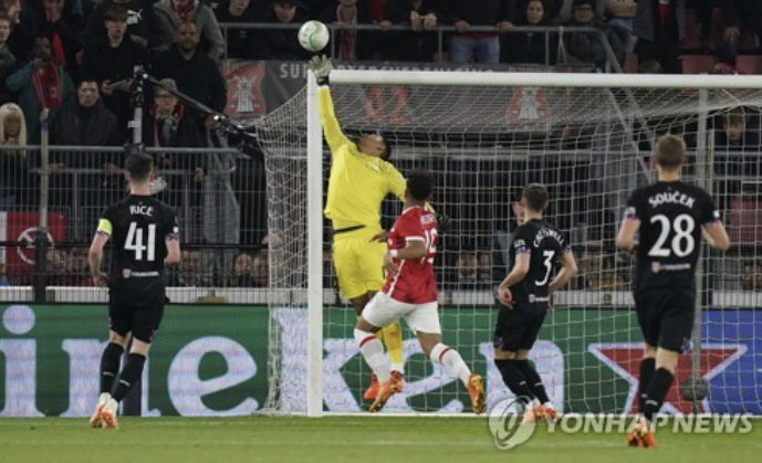 웨스트햄, 알크마르 원정 1-0 승리…47년 만에 유럽대항전 결승행 [UECL 리뷰] (엑스포츠뉴스) - 나무뉴스