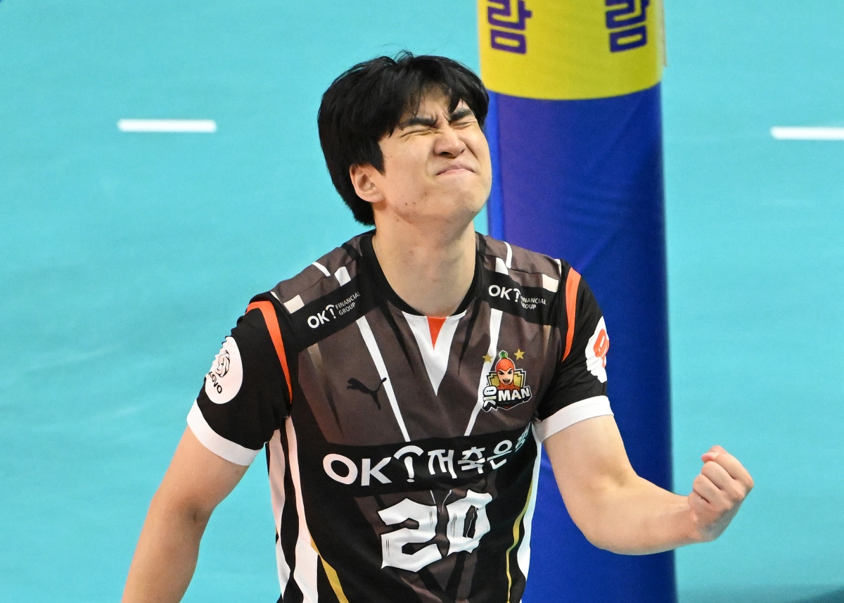 '역대 1위 등극' MVP 신호진, 유니버시아드 강행군에도 "이럴 때 해야 프로지" (엑스포츠뉴스) - 나무뉴스