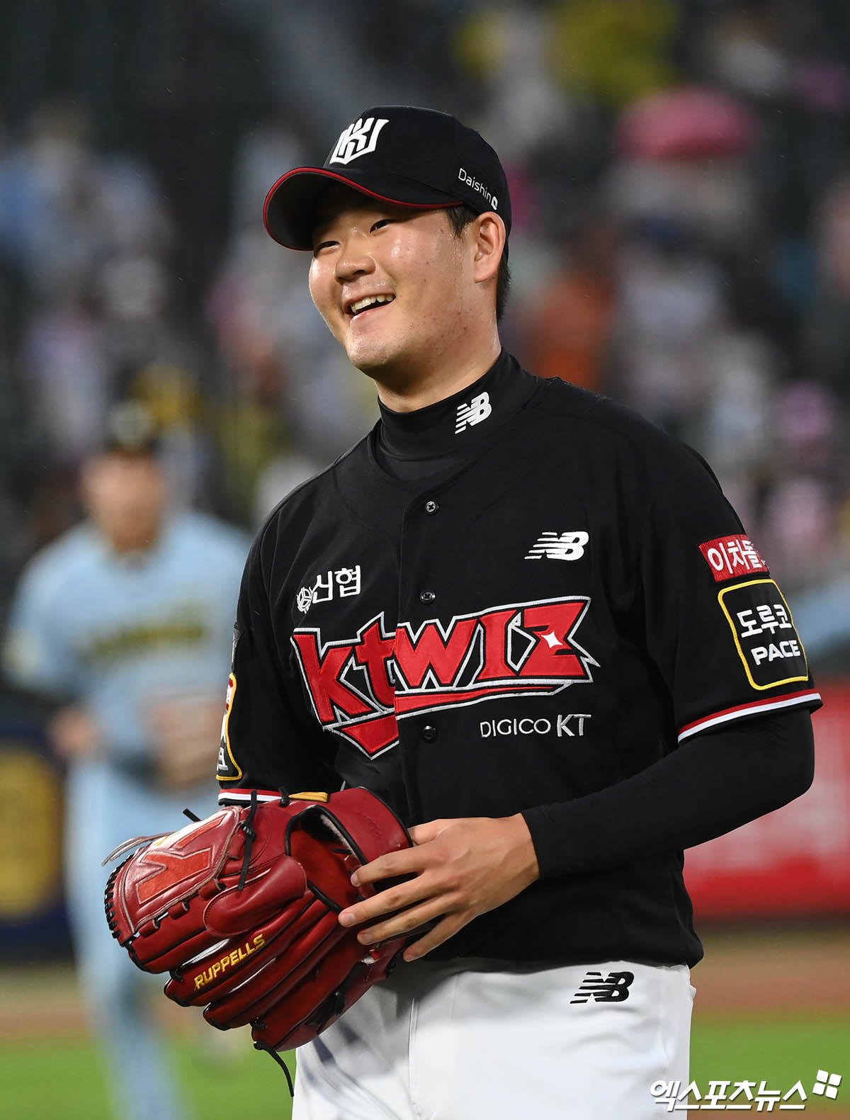 KT 마운드 한 축 책임질 '150km/h 파이어볼러'…"구속도, 자신감도 올라왔다" - 나무뉴스