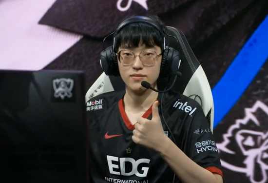 [롤드컵] '스카웃 누가 말리나요?' EDG, C9 잡고 8강 진출 청신호 - 나무뉴스