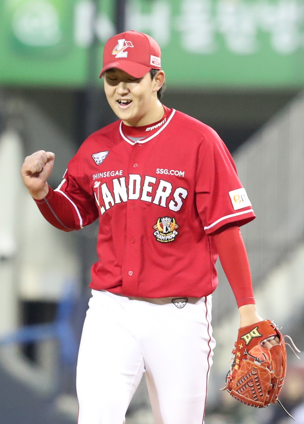 '선발 3G 만에 데뷔 첫 QS' 송영진 "최대한 내 공 던지려고 노력했다" (엑스포츠뉴스) - 나무뉴스