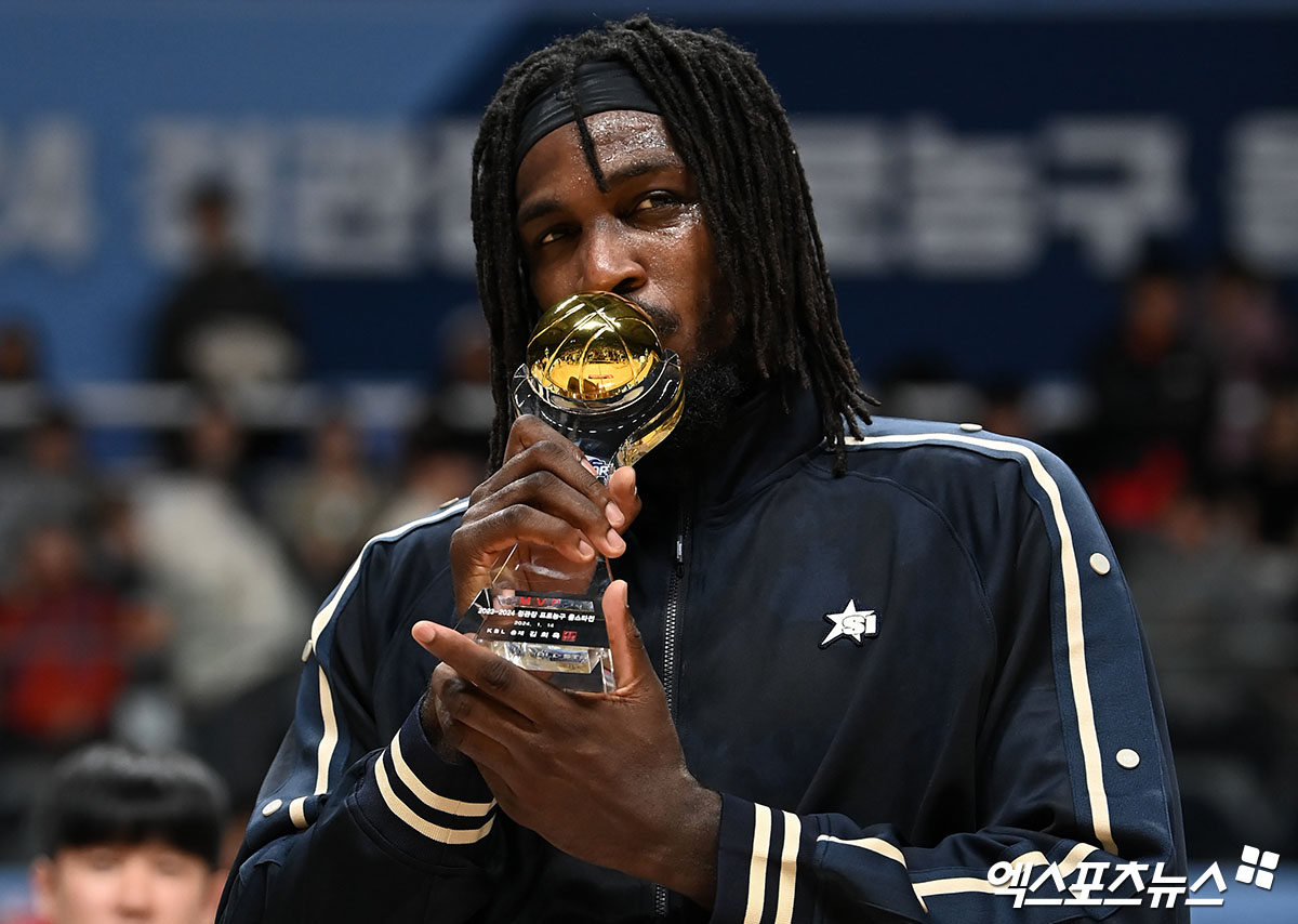 '첫 출전에 MVP' SK 워니 "오랜만에 옛 동료들과도 함께해 좋았다" [KBL 올스타전] - 나무뉴스