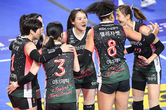 엘리자벳 46득점 폭발 KGC, IBK 꺾고 4위 도약 [화성:스코어] - 나무뉴스