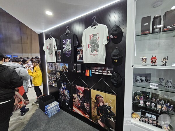 [AGF] 굿즈샵 입장까지 60분....미어터진 '니케' 부스 - 나무뉴스