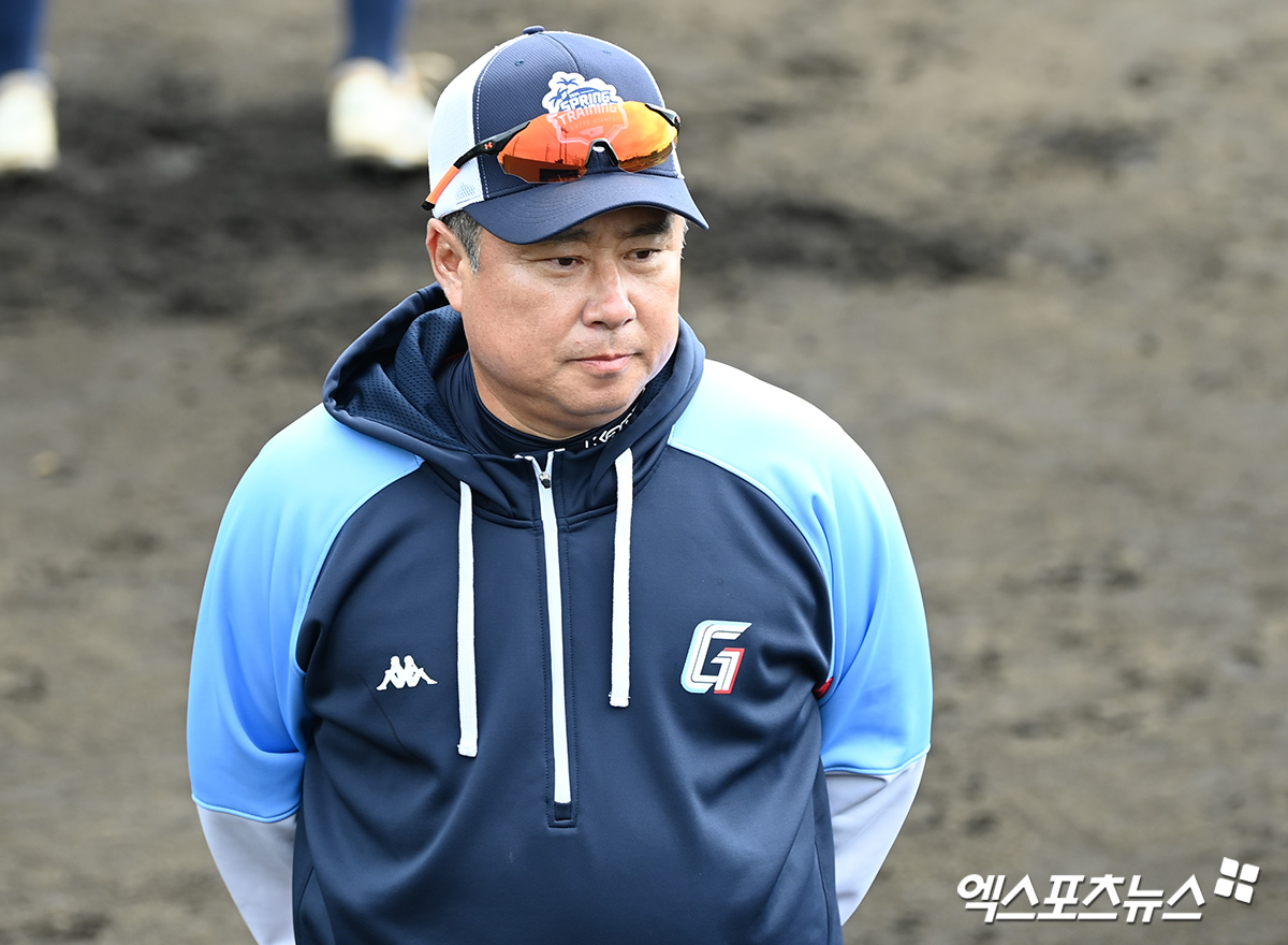 나균안 호투→7회 4득점...'김태형호' 롯데, SSG 6-1 제압하고 시범경기 첫승 신고 (엑스포츠뉴스) - 나무뉴스