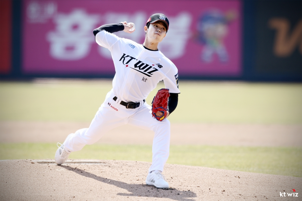 '원상현 무실점투+문상철 결승타' KT, LG 3-2 꺾고 전날 패배 설욕 [수원:스코어] (엑스포츠뉴스) - 나무뉴스