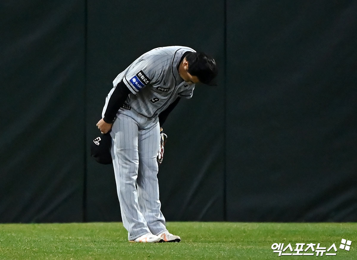 "감동적이지 않나요?" 김강민 단 한 명을 위해, 만 명이 함께 노래했다 (엑스포츠뉴스) - 나무뉴스