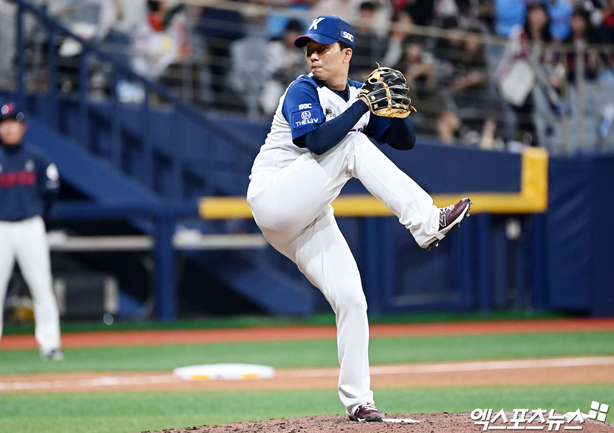 941일 만의 1군 등판서 무실점투, 키움 김성민 "좋은 모습으로 복귀해 기쁘다" [고척 현장] (엑스포츠뉴스) - 나무뉴스