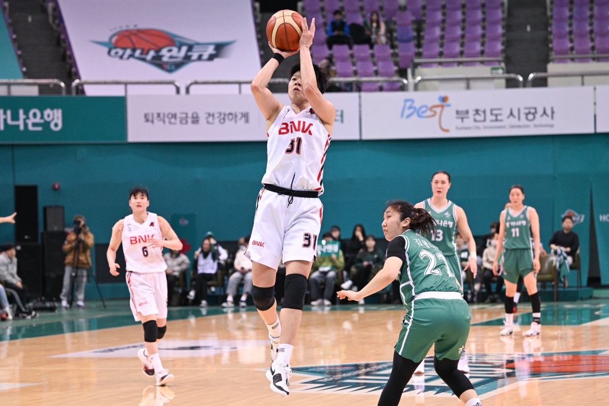 'FA 최대어' 진안, BNK 떠나 하나원큐로 이적…4년 총액 3억 6000만원 - 나무뉴스