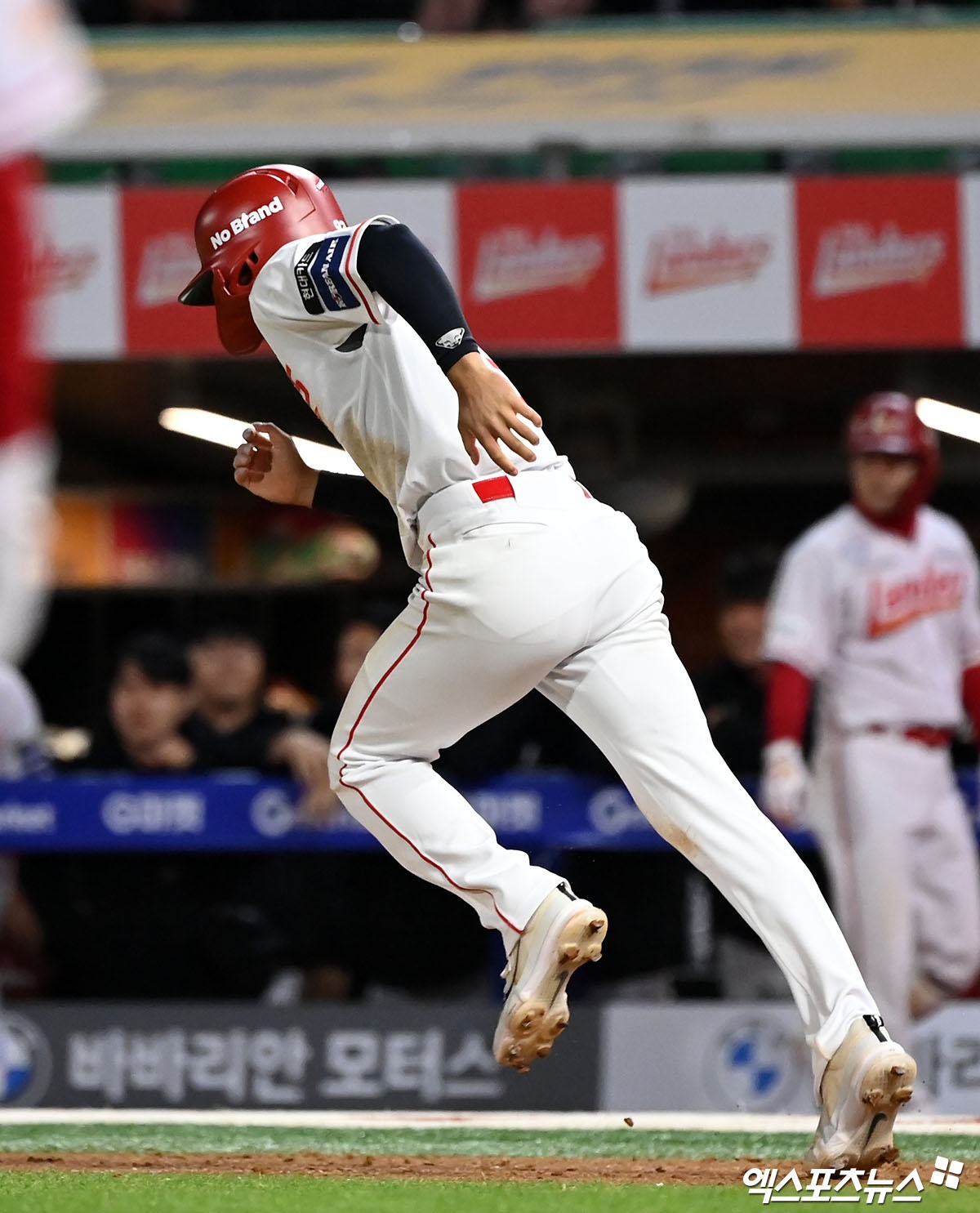 '데뷔 첫 선발 출전→멀티출루+무실책' SSG 1R 신인, 홈 팬들 앞에서 눈도장 찍었다 - 나무뉴스