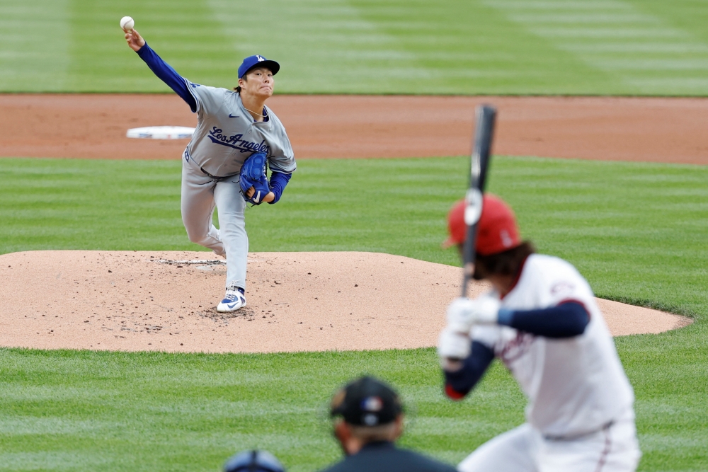 야마모토 KKKKKKK+2G 연속 QS 완벽투! 다저스, 워싱턴 3연전 싹쓸이...오타니는 무안타 (엑스포츠뉴스) - 나무뉴스