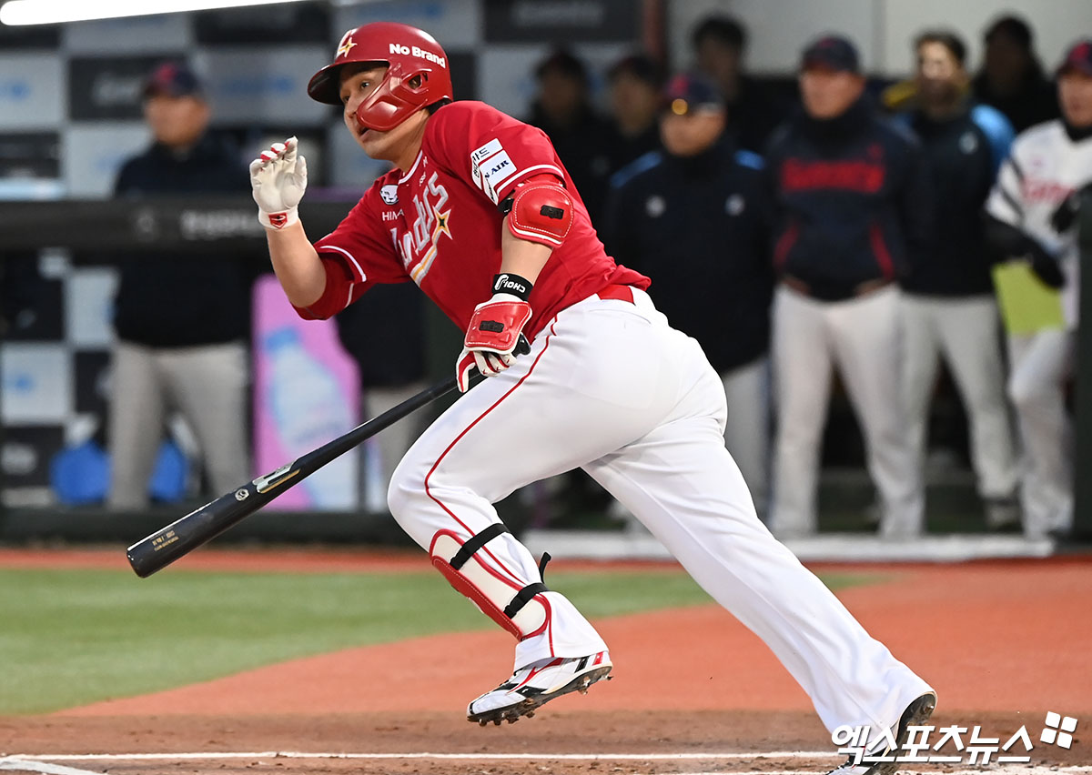 'KKKKKK' 송영진 시즌 첫 승+'베테랑' 오태곤 4출루 활약!…SSG, LG 4-2 제압하고 2연패 탈출 [잠실:스코어] - 나무뉴스