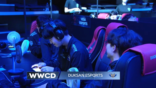 '혈전 끝에 뜯는 치킨의 맛'…덕산 이스포츠, 파이널 3일 차 5매치 승리 (PMPS 1) (엑스포츠뉴스) - 나무뉴스