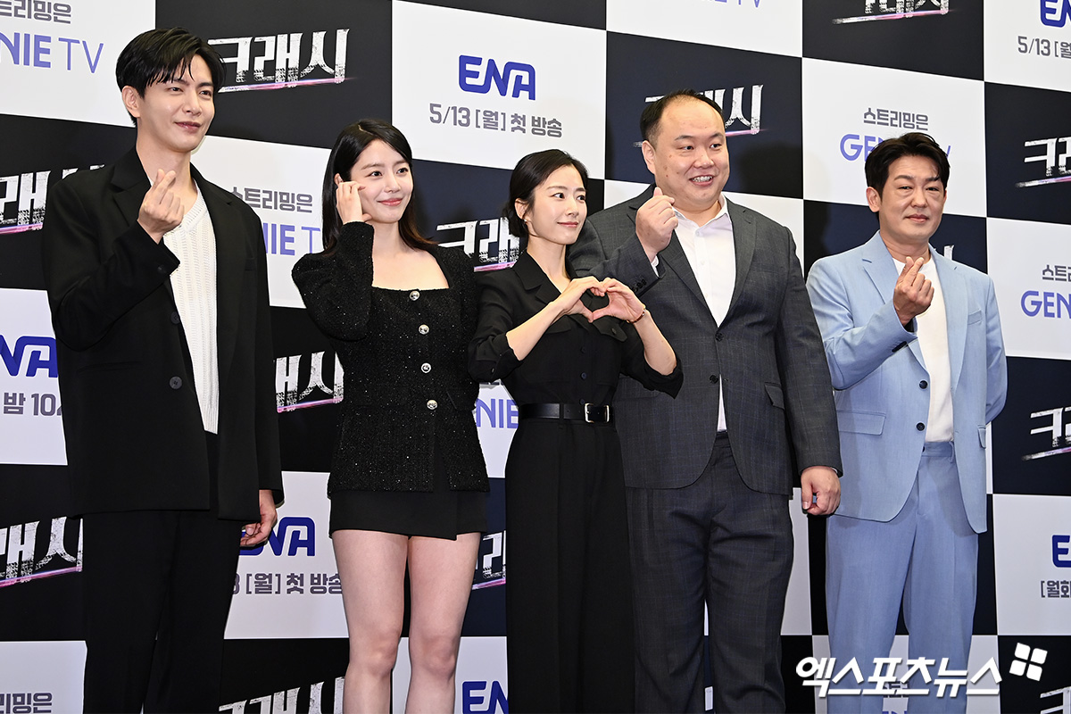 이민기-문희-곽선영-이호철-허성태 'TCI 5인방'[엑's HD포토] (엑스포츠뉴스) - 나무뉴스