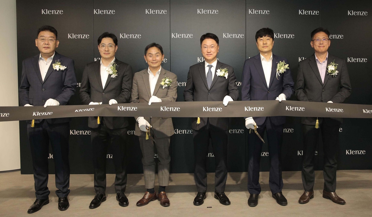 KCC, 프리미엄 창호 전시장 '더 클렌체 갤러리 부산' 개관 - 나무뉴스