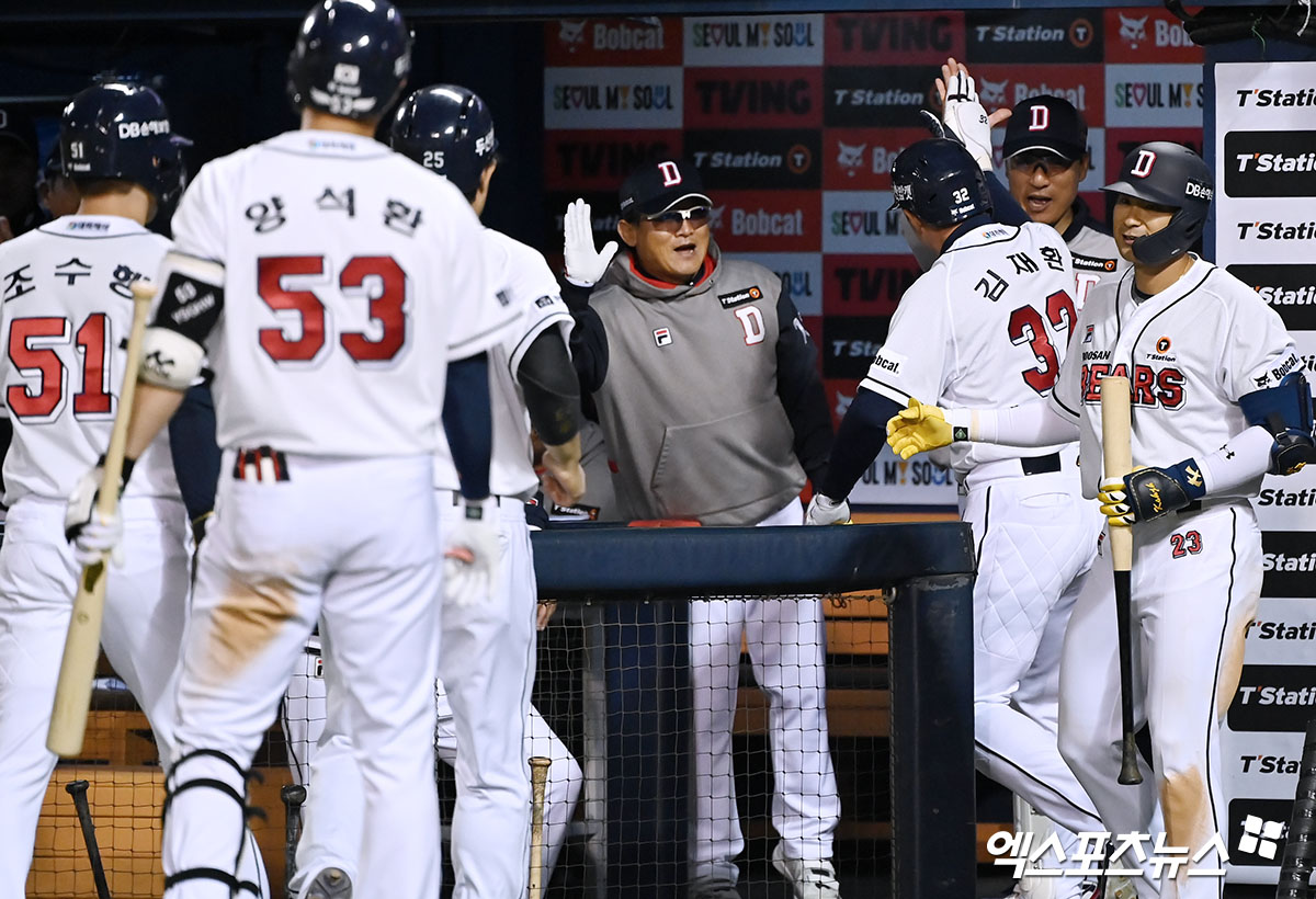 '김재환·양석환 홈런 쾅쾅+김택연 데뷔 첫 SV' 두산, '9회초 4득점' SSG에 8-6 진땀승 [잠실:스코어] (엑스포츠뉴스) - 나무뉴스