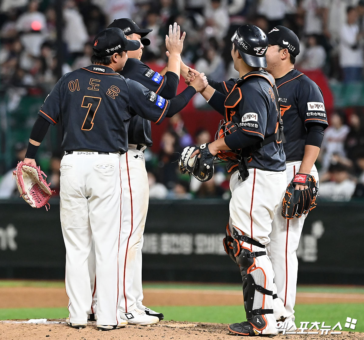 '계속 쏟아지는 비' 한화-SSG 9차전 그라운드 사정으로 취소…추후 재편성 [인천 현장] (엑스포츠뉴스) - 나무뉴스