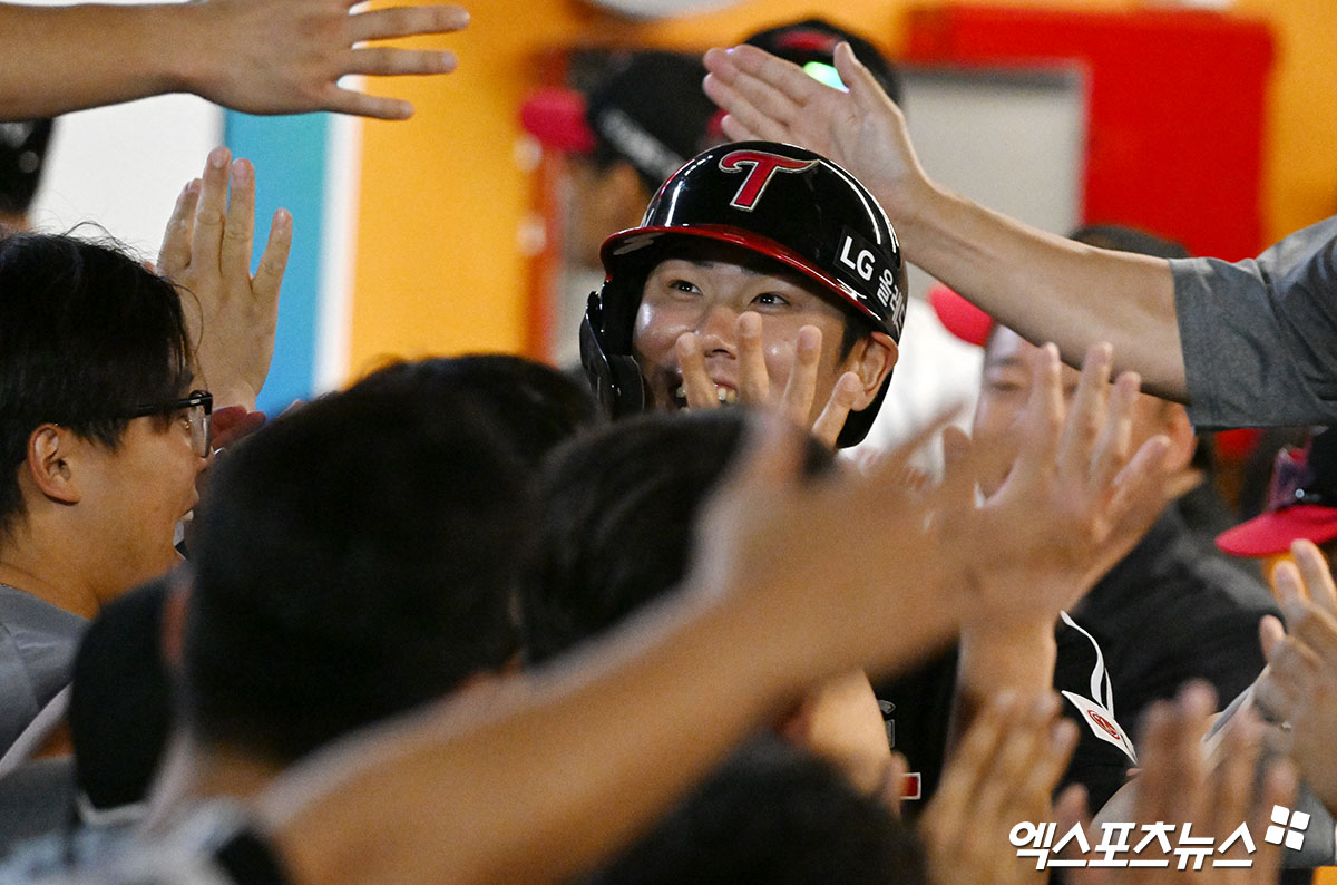 '홍창기-구본혁 스리런 홈런 쾅쾅→엔스 QS' LG, SSG 7연패 몰아넣고 5연승+2위 도약 [문학:스코어] (엑스포츠뉴스) - 나무뉴스