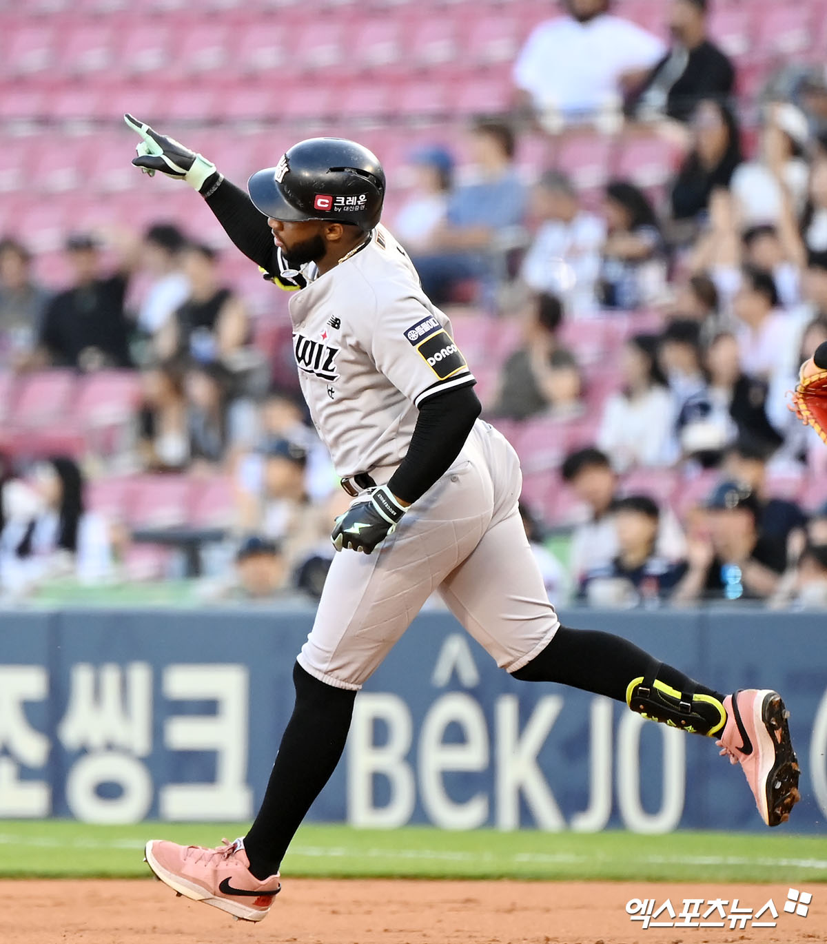 172승 투수 끌어내리고 역전극! '로하스 만루홈런' KT, KIA 6연승 저지…2연패 탈출 [광주:스코어] - 나무뉴스