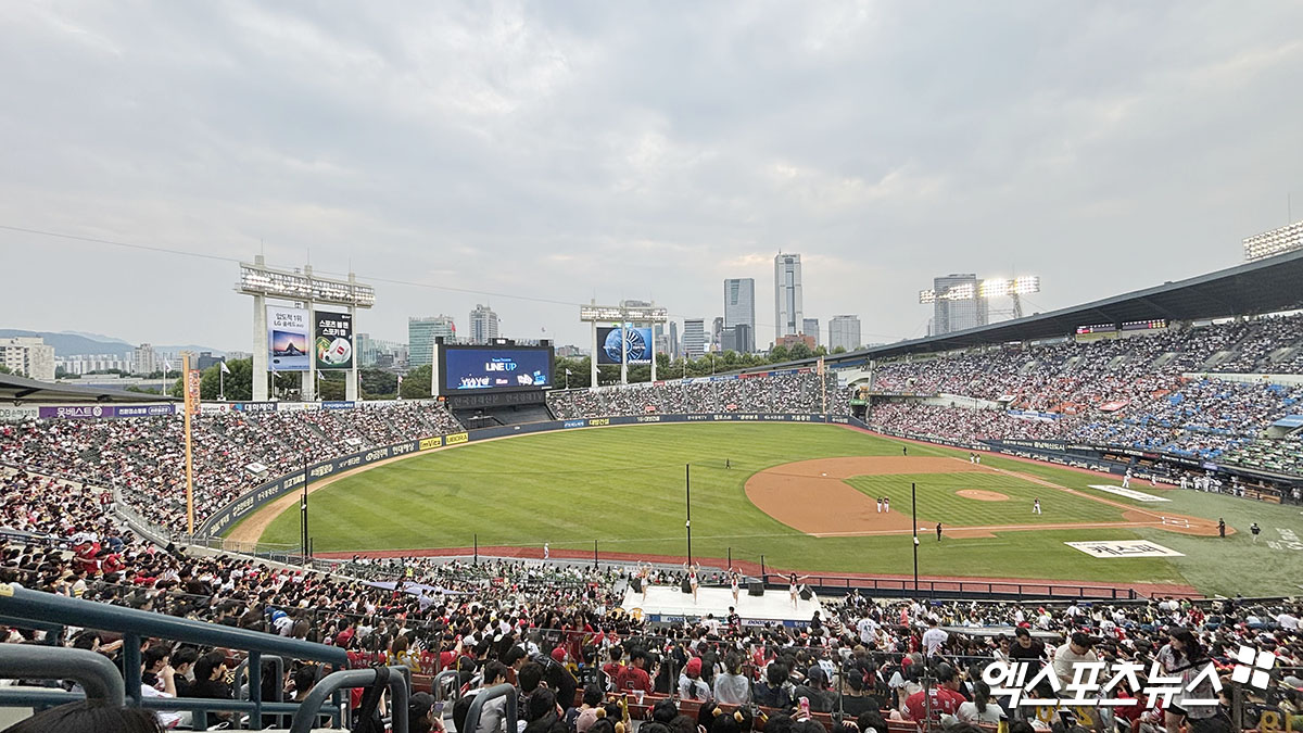 KBO리그 500만 관중 벌써 돌파! '정규시즌 반환점' 안 돌았는데…이대로 가면 '1000만 신화' 가능+역대급 흥행 (엑스포츠뉴스) - 나무뉴스