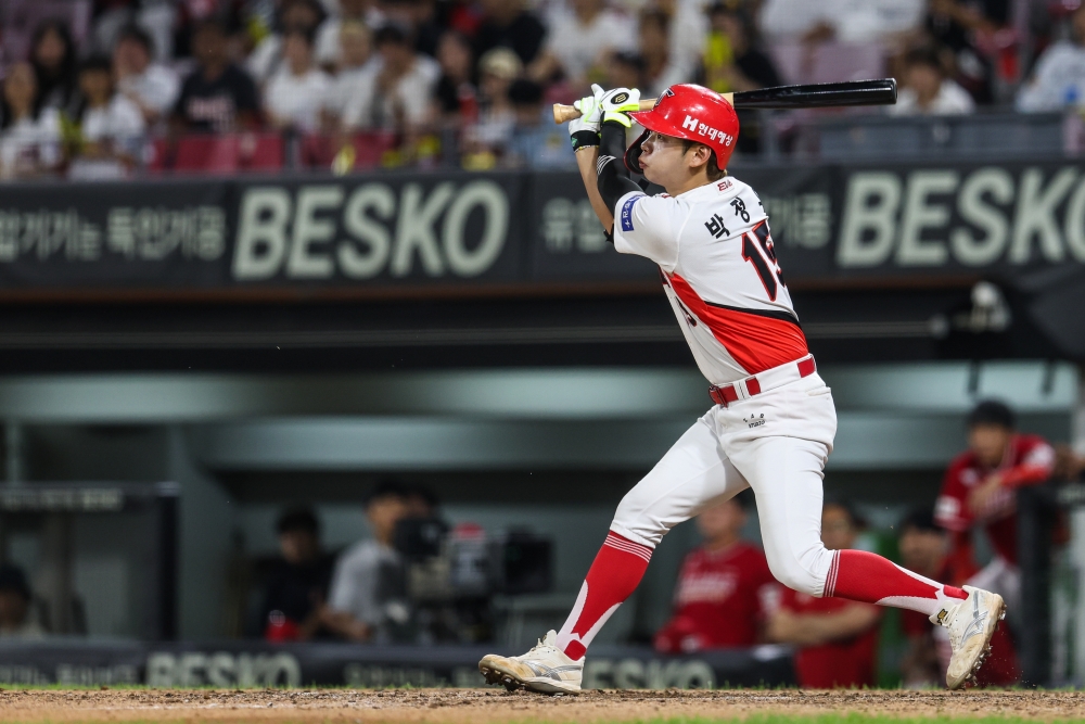 스윕패 막고 리그 선두 자존심 지켰다! '박찬호+김도영 7출루 합작' KIA, '6실책' SSG 13-4 대파 [광주:스코어] - 나무뉴스