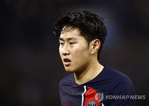 이강인 1050억? 그거 갖고 되겠니?…'EPL 러브콜' 거절, PSG 이강인 지킨다 - 나무뉴스