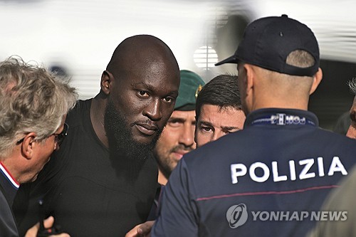 103kg 공격수, 첼시를 이겼다…'1750억→520억' 이적료 후려치기 성공→나폴리 수호신 된다 - 나무뉴스