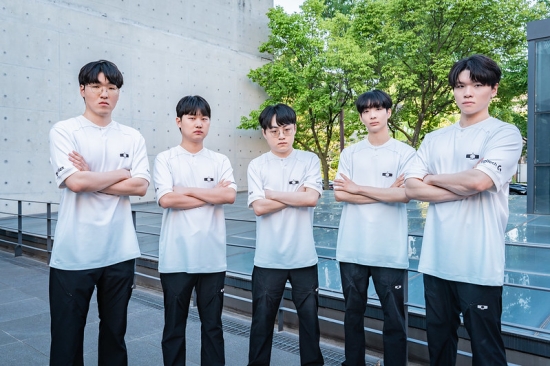 '킹겐의 빅게임 선언!'…DK, 파괴적인 경기력으로 2세트 HLE 제압 (엑스포츠뉴스) - 나무뉴스