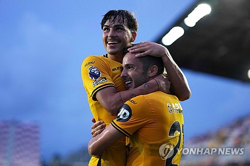 황희찬 펄펄 날았다! 친정팀 상대로 '1AS+1기점'→시즌 개막 앞두고 '컨디션 최고조' - 나무뉴스