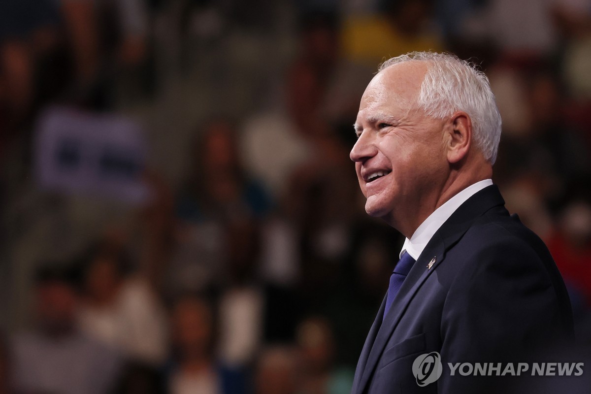 "부친 6·25 참전"…해리스 러닝메이트 월즈, 한국과 인연 눈길 (연합뉴스) - 나무뉴스