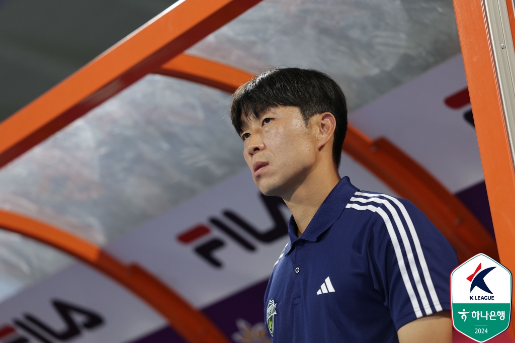 '후반기 반등 목표' 전북 김두현 "이승우 프리롤 부여했다...ACL2보다 리그 집중" [현장인터뷰] (엑스포츠뉴스) - 나무뉴스