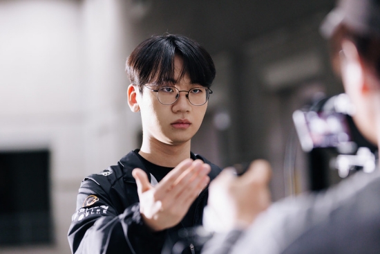 '전차는 차갑다'…HLE, 빈틈없는 운영으로 1세트 BNK 압도 (LCK) (엑스포츠뉴스) - 나무뉴스