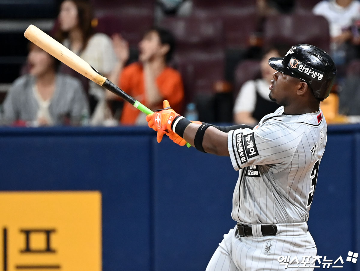 '벤치행 하루 만에 선발 복귀' 페라자, DH 리드오프 출전…"오늘 컨디션 좋아 보여, 책임감 느끼길" [문학 현장] (엑스포츠 ...