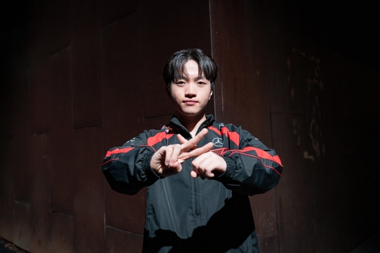 '바드와 함께 승리의 서커스를'…T1, BNK 2대0으로 완파 (LCK) (엑스포츠뉴스) - 나무뉴스