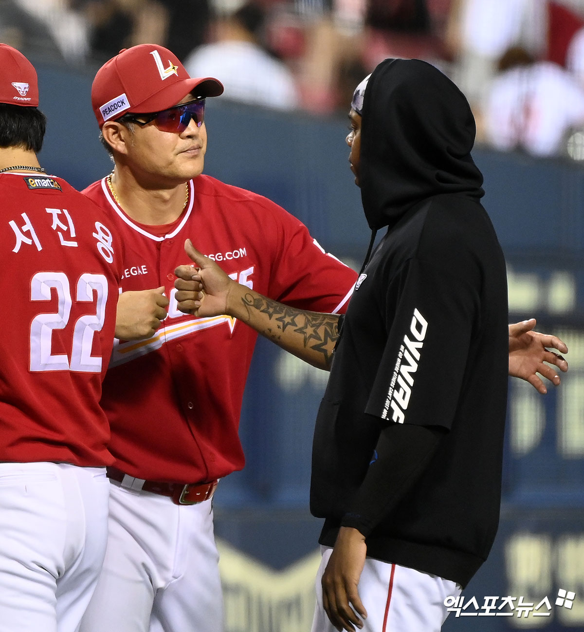 "승리의 일등공신, 단연 엘리아스"…7이닝 무실점+154㎞ 쾅! SSG가 그리워했던 에이스, 제 궤도에 오른다 [잠실 현장] (엑스포츠뉴스) - 나무뉴스