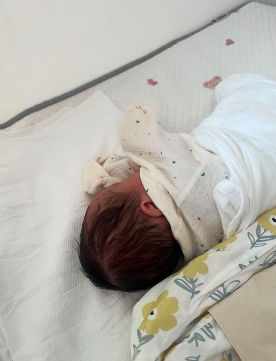 '김승현♥' 장정윤, 생후 26일 딸 공개…"믿기지 않아" (엑스포츠뉴스) - 나무뉴스