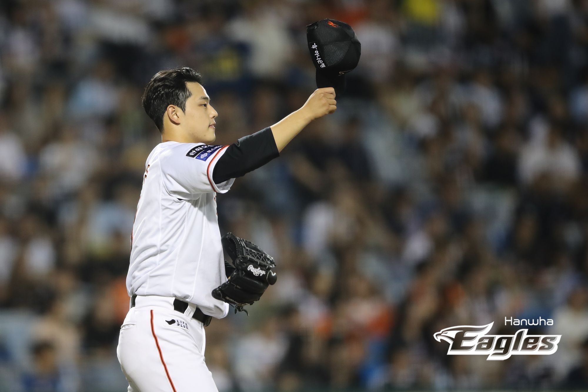 "나를 바라보며 느끼지 않을까" 160km+8K 위력투…방황했던 신인왕, 구위도 미소도 되찾았다 [대전 일문일답] - 나무뉴스