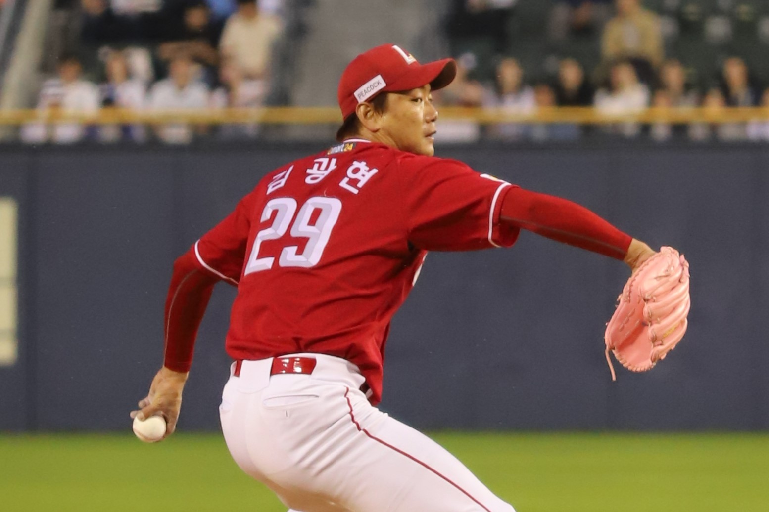 김광현 '쌍둥이 악몽' 지우는 QS…SSG, LG 4-2 제압하고 3연패 탈출 [잠실:스코어] (엑스포츠뉴스) - 나무뉴스