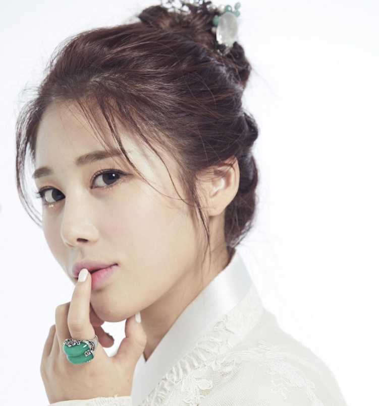 [단독] 김소유 "7kg 다이어트ing…자기관리必, 롱런 위한 노력" (인터뷰②) (엑스포츠뉴스) - 나무뉴스