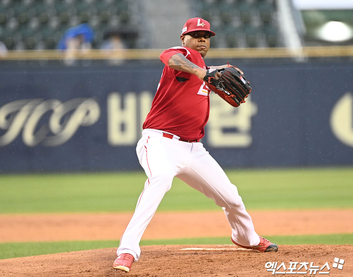 SSG, 가을야구 안 끝났다!...'엘리아스 QS+' KT 4-1 꺾고 5연승→5위 0.5G 맹추격 [수원:스코어] (엑스포츠뉴스) - 나무뉴스