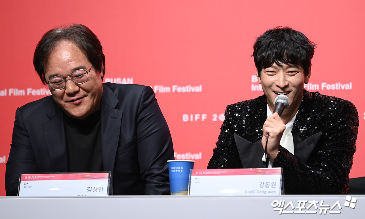 '전,란' 감독 "박찬욱 지적받은 강동원…하루 만에 다 정리해 왔더라" [BIFF 2024] (엑스포츠뉴스) - 나무뉴스