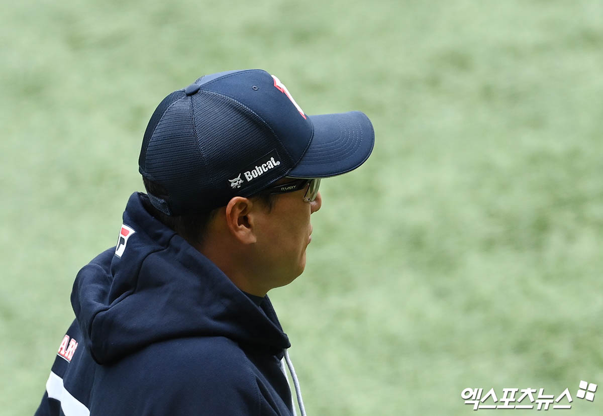 이승엽 감독 "힘도 못 써보고 패배, 내가 부족…디테일한 야구 안 됐다" [WC2] (엑스포츠뉴스) - 나무뉴스