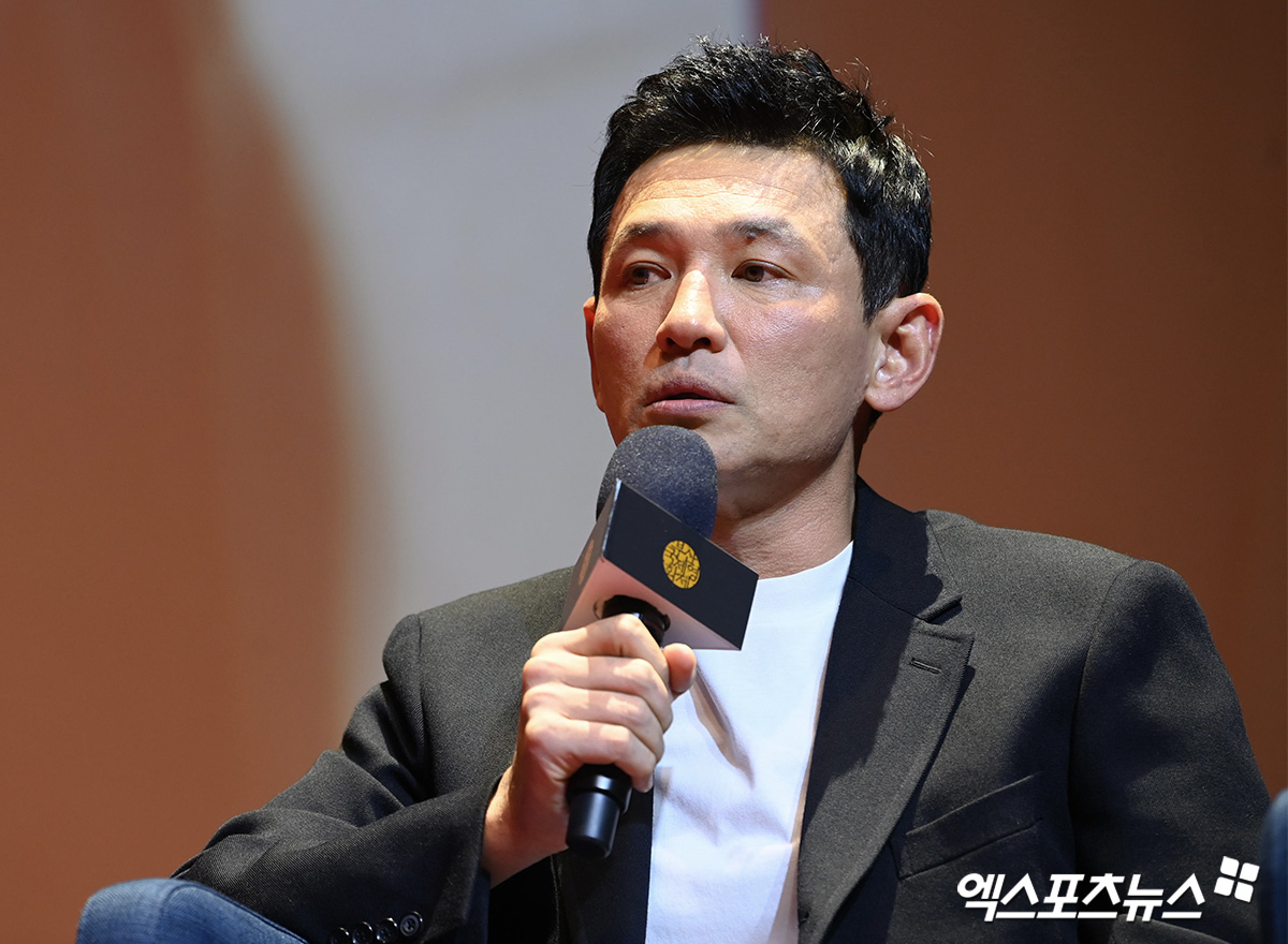 황정민의 '멜로 연기' 다시 보고파…"제작이 돼야" 너스레 (엑's 이슈)[BIFF 2024] (엑스포츠뉴스) - 나무뉴스