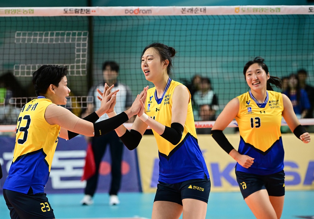 '블로퀸' 앞세운 현대건설, IBK 돌풍 잠재우고 코보컵 결승행…정관장과 6일 격돌 - 나무뉴스