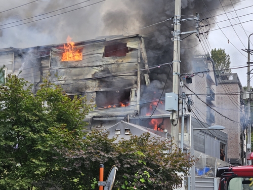 의정부 가방공장 화재 1시간50분 만에 불길 잡아…1명 부상(종합) (연합뉴스) - 나무뉴스