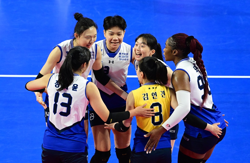 '디펜딩 챔피언' 현대건설, IBK 꺾고 첫승 신고…모마-양효진 40점 합작 (엑스포츠뉴스) - 나무뉴스