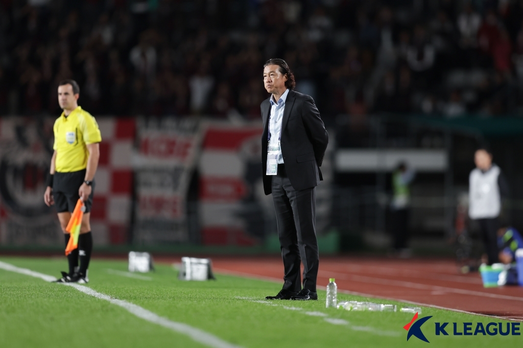 'ACLE 3연패' 김판곤 감독의 일갈…"부끄럽다, 이 팀에 있을 자격 되는지 잘 생각해봐야" [현장인터뷰] - 나무뉴스