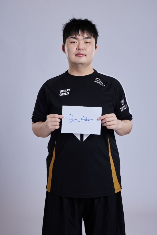 KDF 헤더-GEN 애더 "아쉬운 점 보완해 1일 차보다 더 나은 경기력 보일 것" (PGS 5) [인터뷰] - 나무뉴스