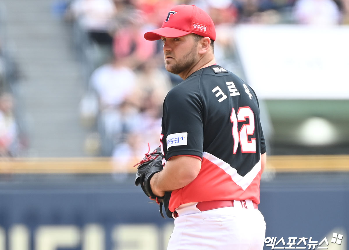 KIA V12 함께하지 못한 외인 투수의 감사 인사..."작게나마 기여할 수 있어 큰 축복이었다" (엑스포츠뉴스) - 나무뉴스